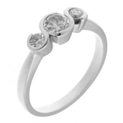 Vivaldi round brilliant cut diamond trilogy ring